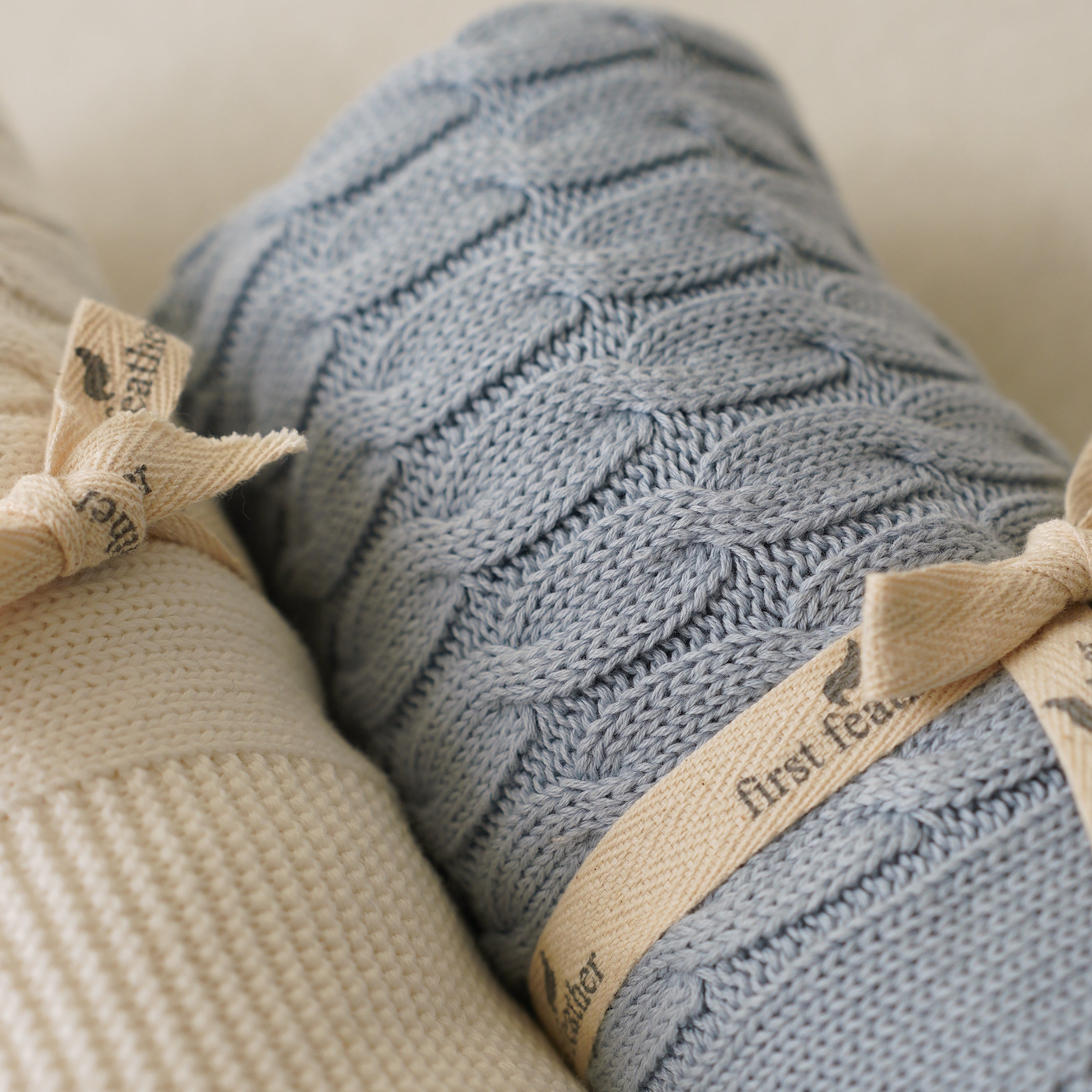 Set of 2 Knit Blankets – TheFirstFeather